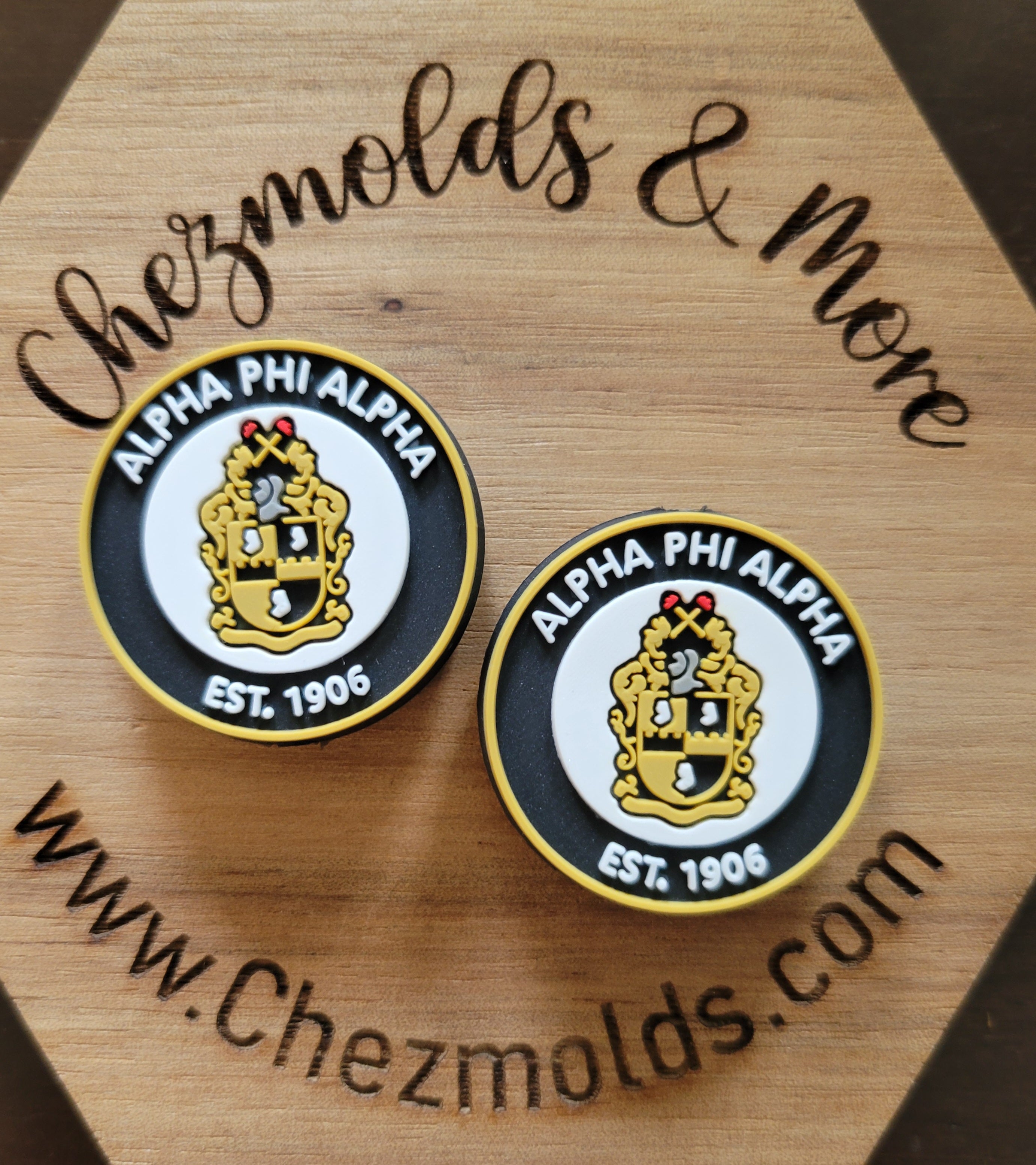Alpha Phi Alpha logo college- focal Bead – ChezMolds & More