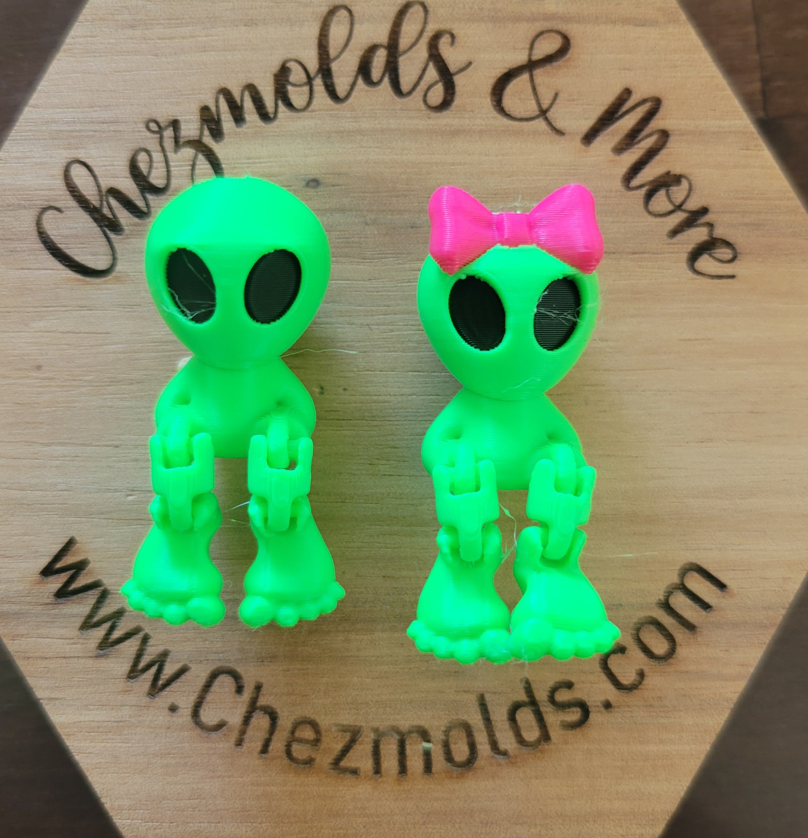 CE 3d printed focal bead-Alien kicker ( flexy feet ) – ChezMolds & More