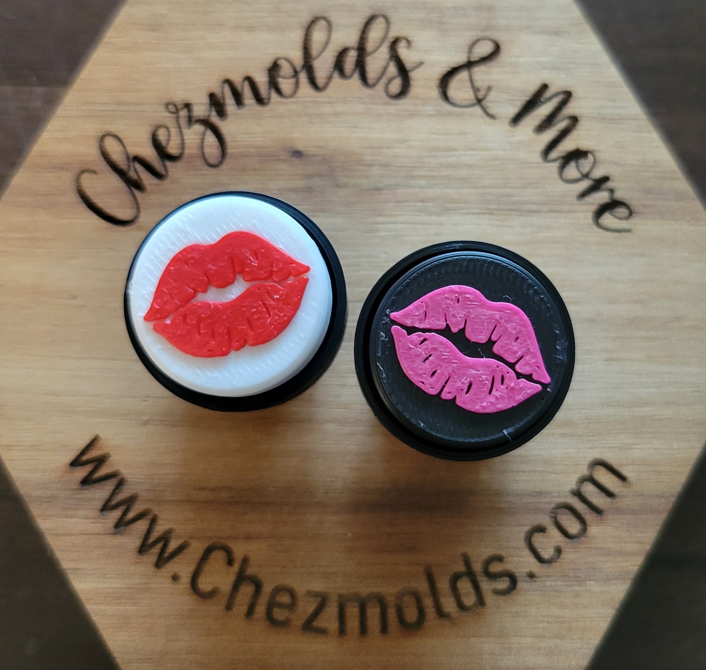 CE 3d printed Clicky button- focal Bead- lips – ChezMolds & More